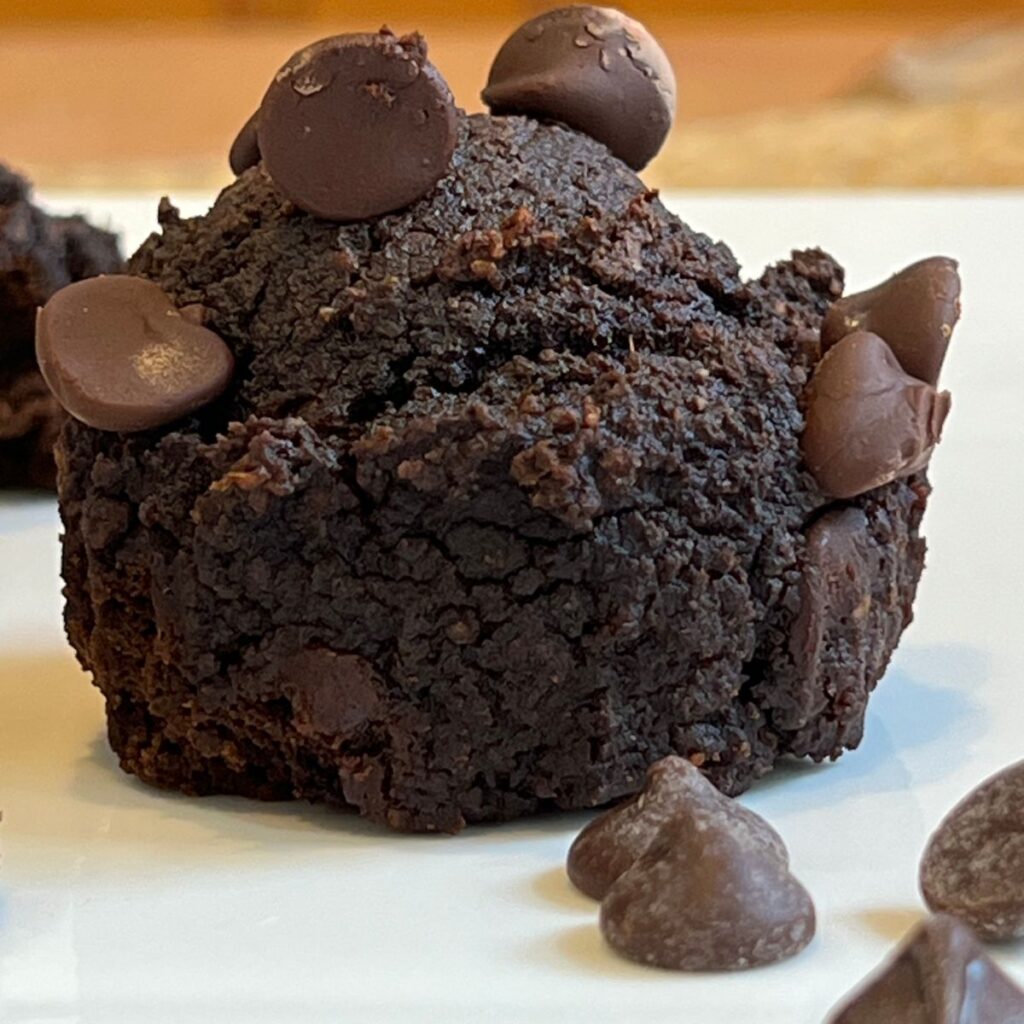 Best Chocolate Chip Pumpkin Muffins (Healthy & Moist!) - SueSeaQPI