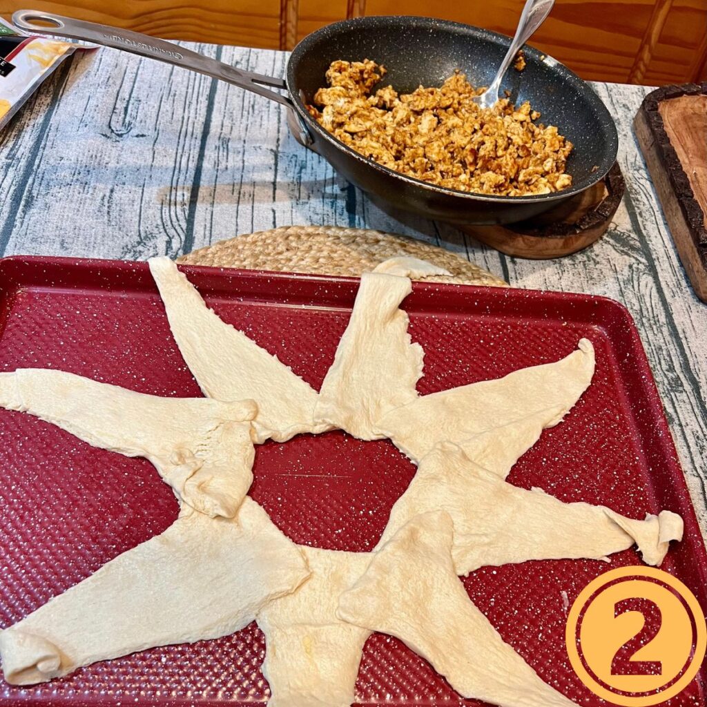 Easy Crescent Roll Taco Ring Recipe for Dinner - SueSeaQPI