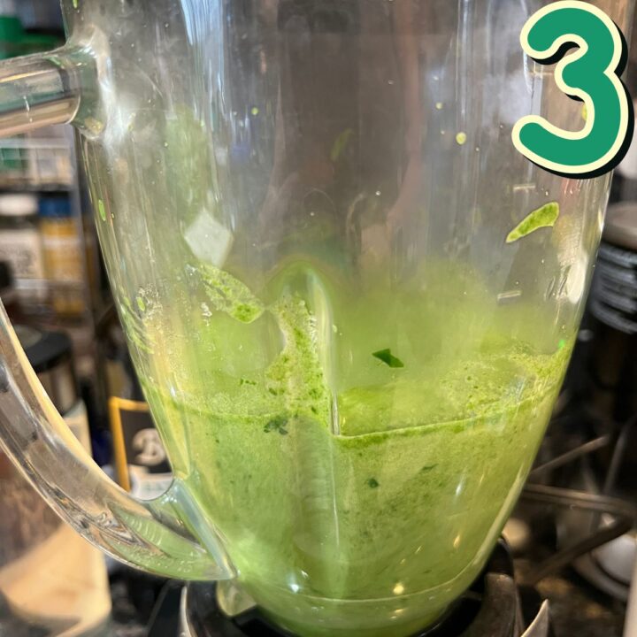 Green Goddess Sweet Spinach Banana Muffins Recipe - SueSeaQPI